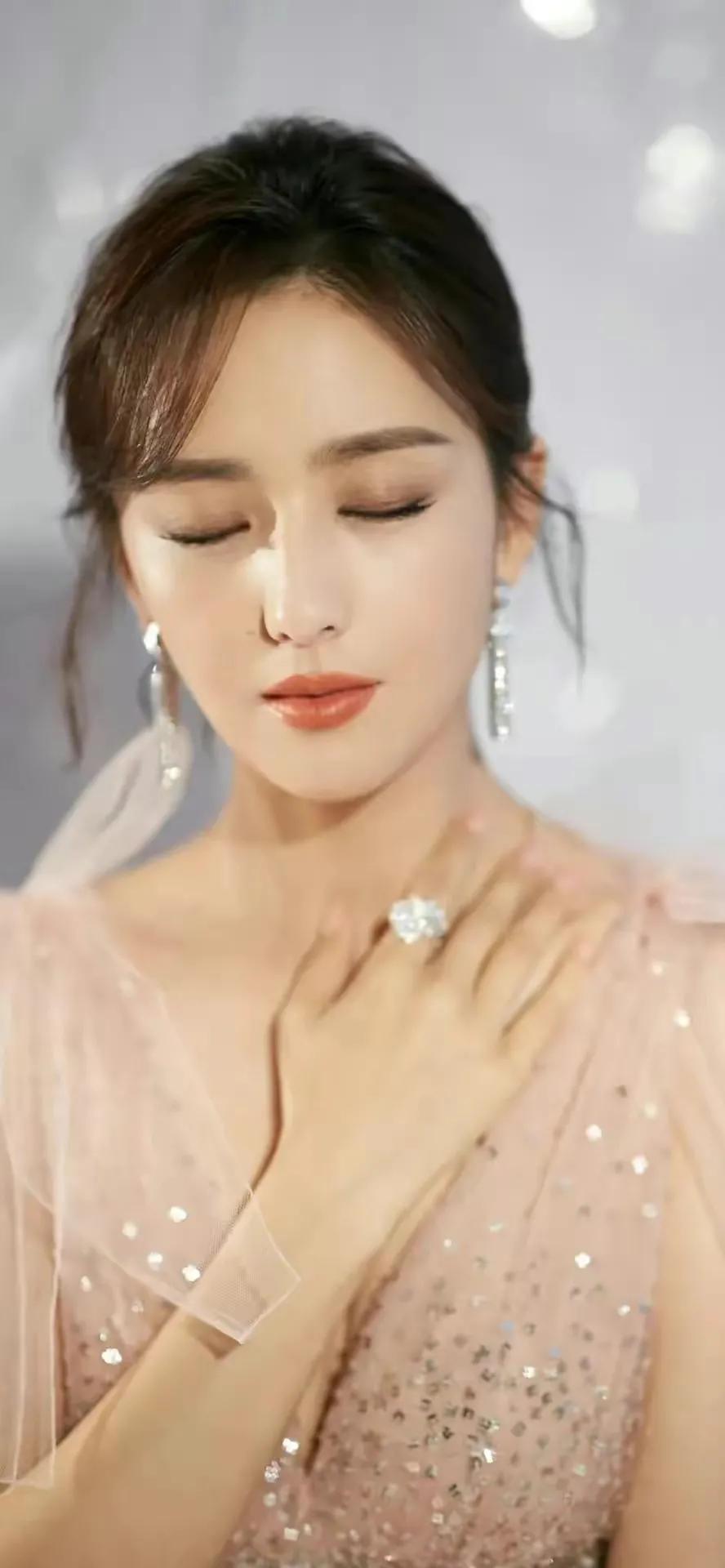 beautiful Tong Liya - iNEWS