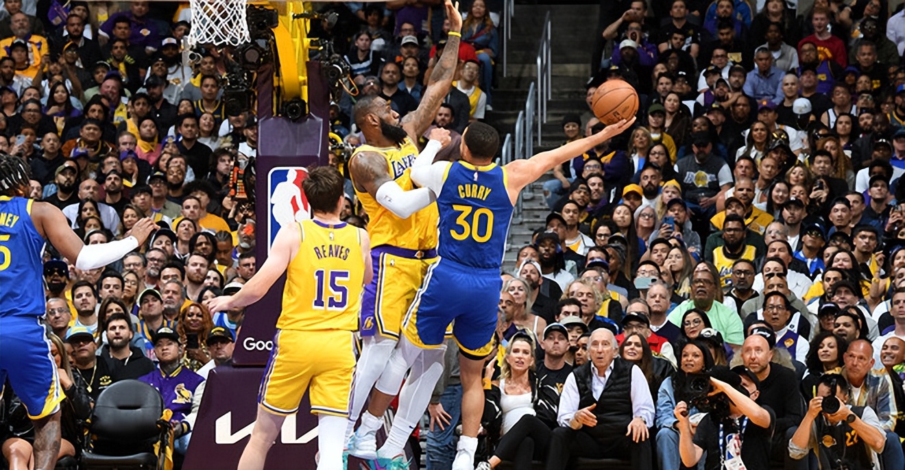 At the age of 35, he scored 30+ triple-doubles! Curry's total score in ...