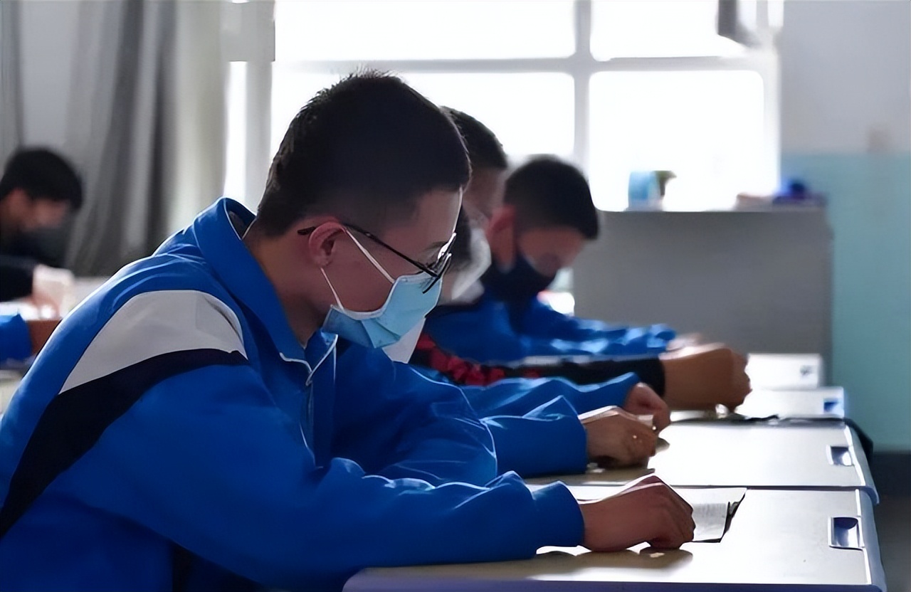 Private schools are expensive but crowded with poor people. Behind the ...