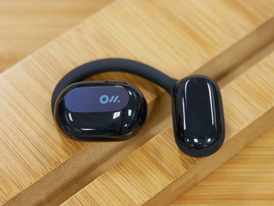 The Healthiest Posture for Wearing Headphones: Comfortable OWS Open ...