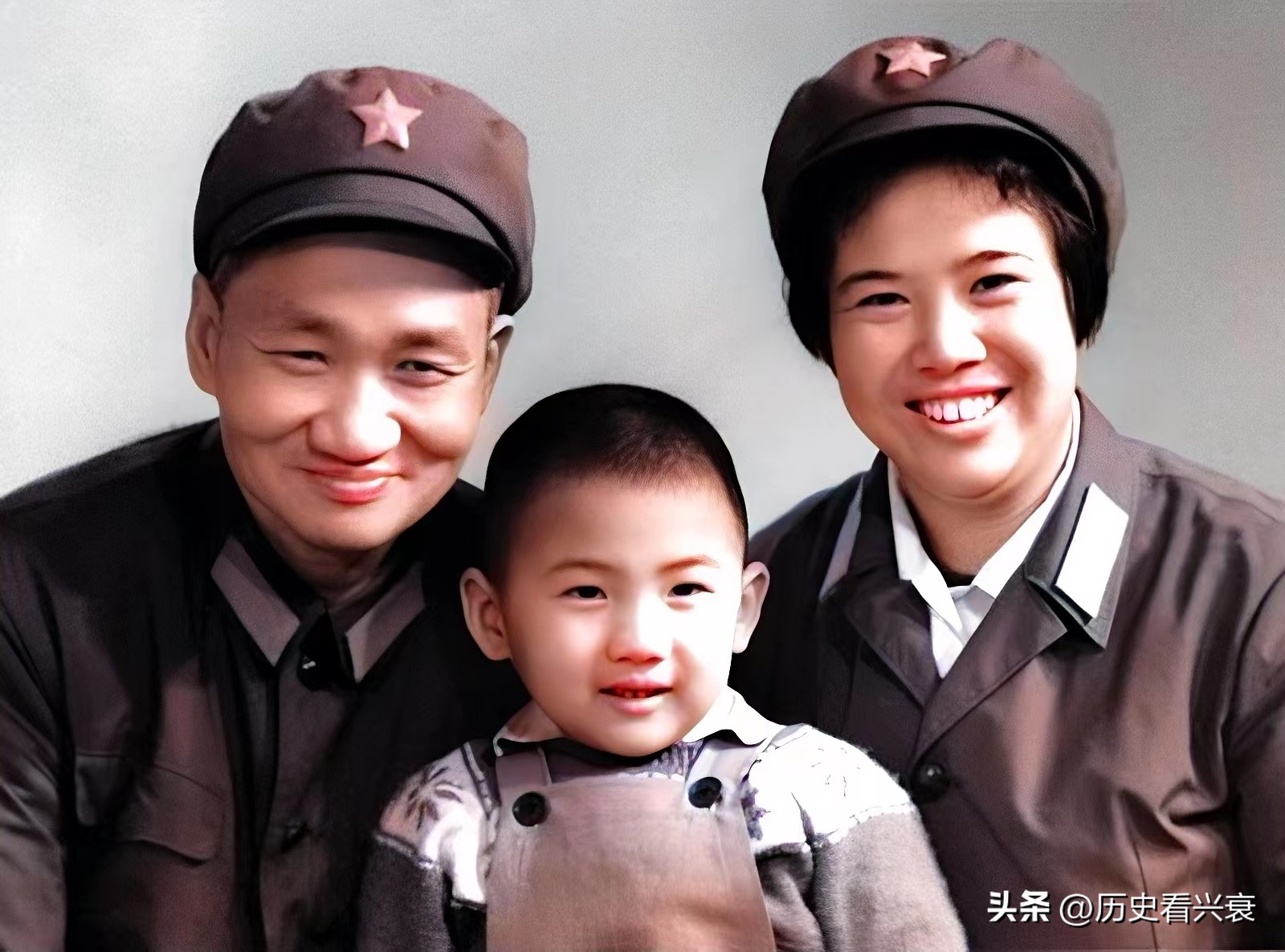 In the 1990s, Mao Anqing and his wife brought their son Mao Xinyu to ...