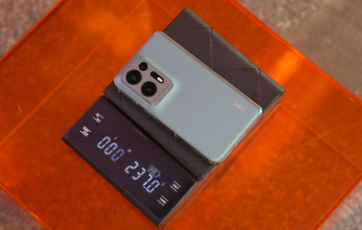 Compared with the two generations of folding screens in Green Factory ...