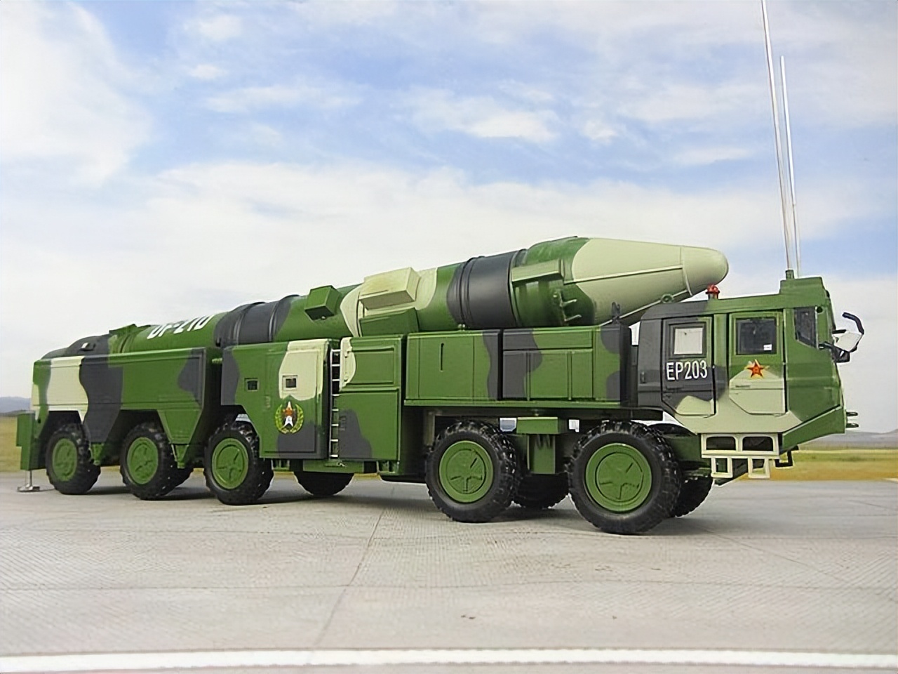 Zhang Zhaozhong: Dongfeng-21D is a god-like existence, and the ...