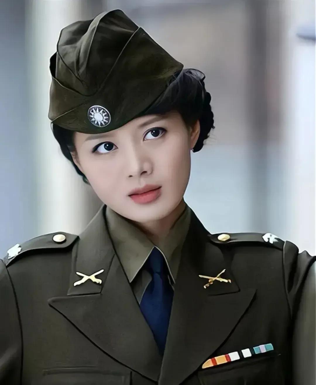 Cheng Su, photo in military uniform - iMedia