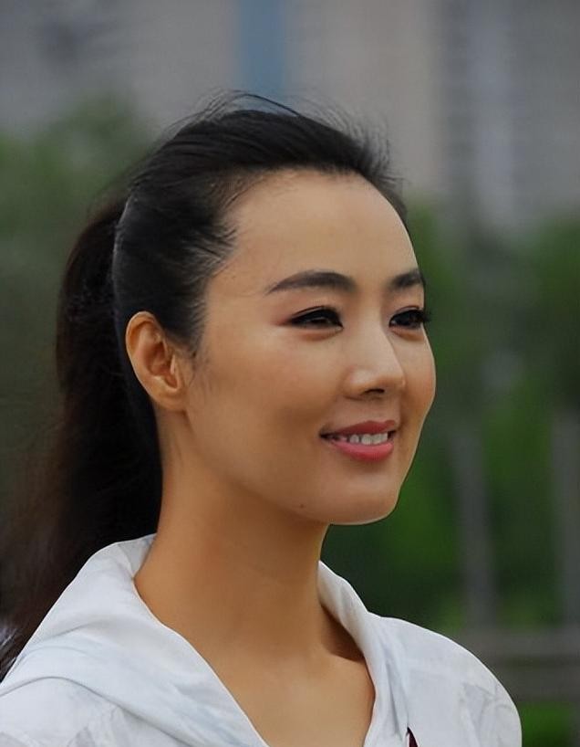 After becoming famous at the age of 25, she slapped Chen Baoguo in the ...