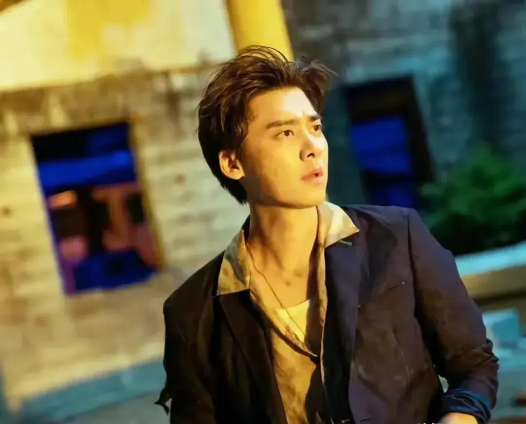 Li Yifeng's absence from CCTV's Mid-Autumn Festival Gala turned out to be dragged into the water ...