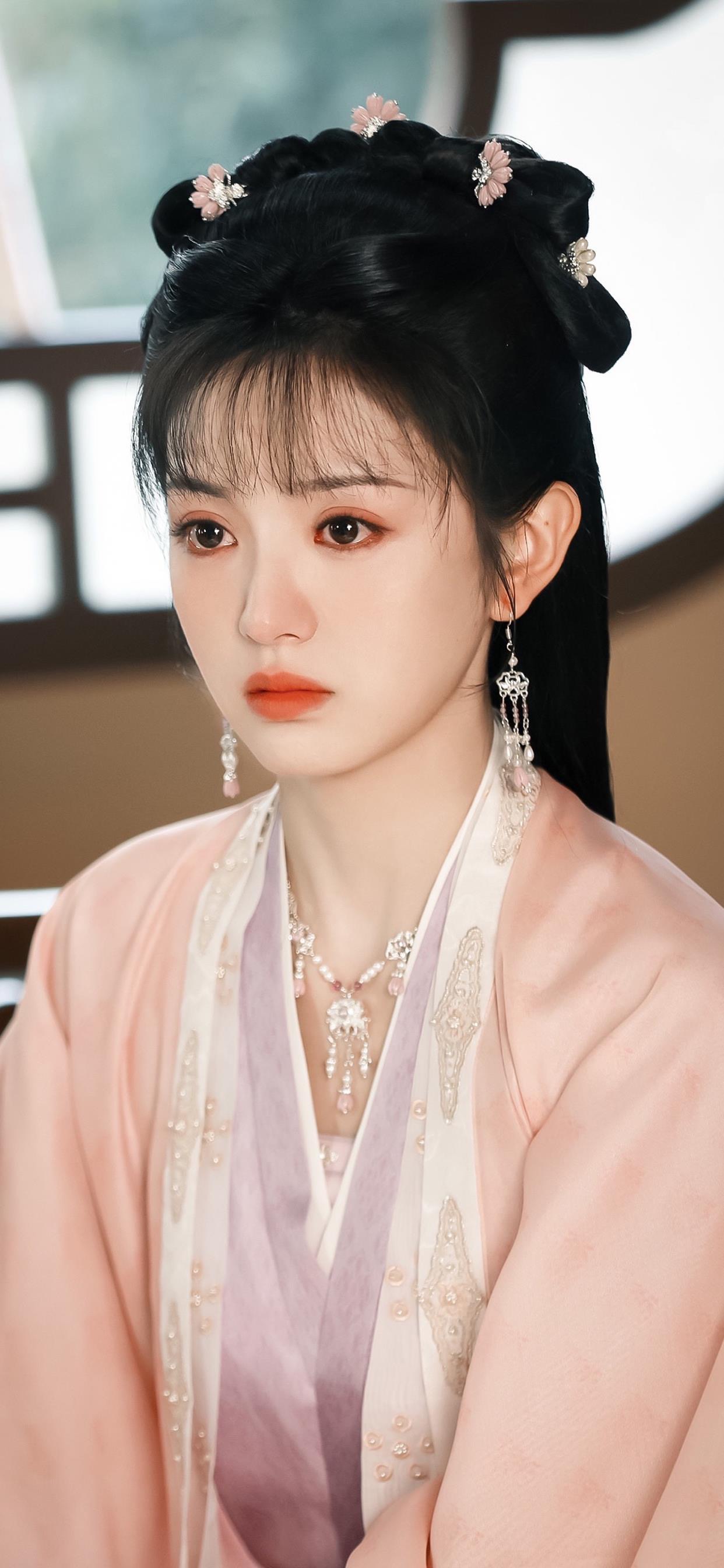 Tian Xiwei (Xiwei Tian) - the charming beauty - iNEWS