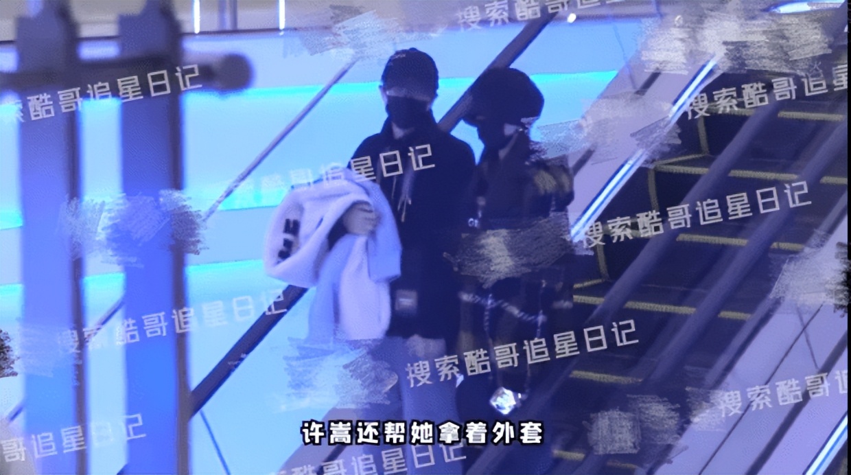 Xu Song and Feng Xi go shopping hand in hand, the sweetness is ...