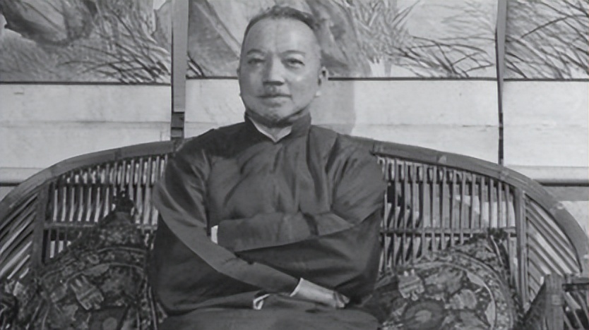 In Yunmen Temple in 1951, the 112-year-old old monk Xuyun was ...