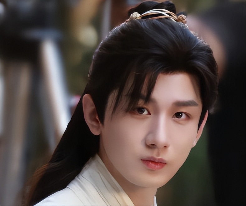 Bad news! Producer Deng Xibin passed away from a heart attack. He was ...