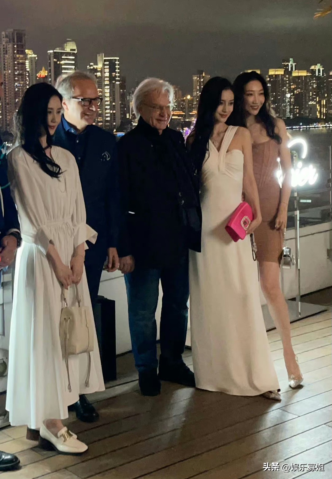 Liu Shishi's angelababy photo released in the same frame, one is ...