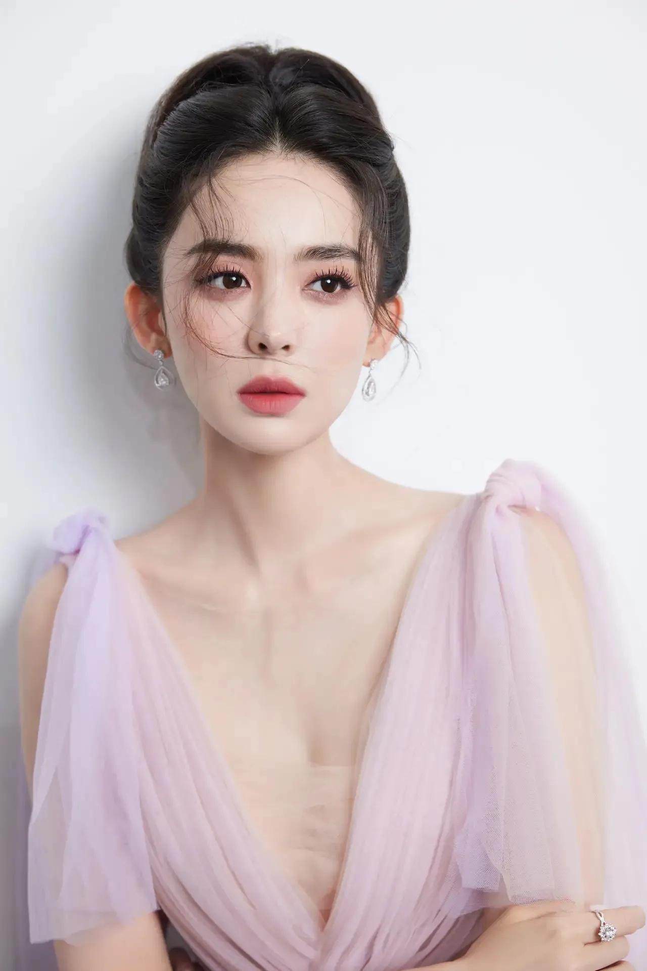 Nuozha's pink gauze skirt is full of fairy spirit - iNEWS