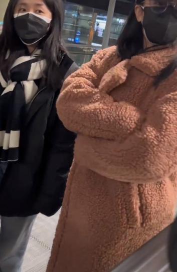 The incident of Reba's pregnancy intensified, her stomach bulged ...