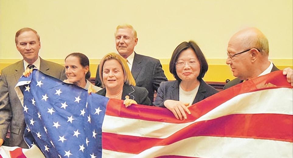 A turning point in cross-strait relations! Tsai Ing-wen announced a ...