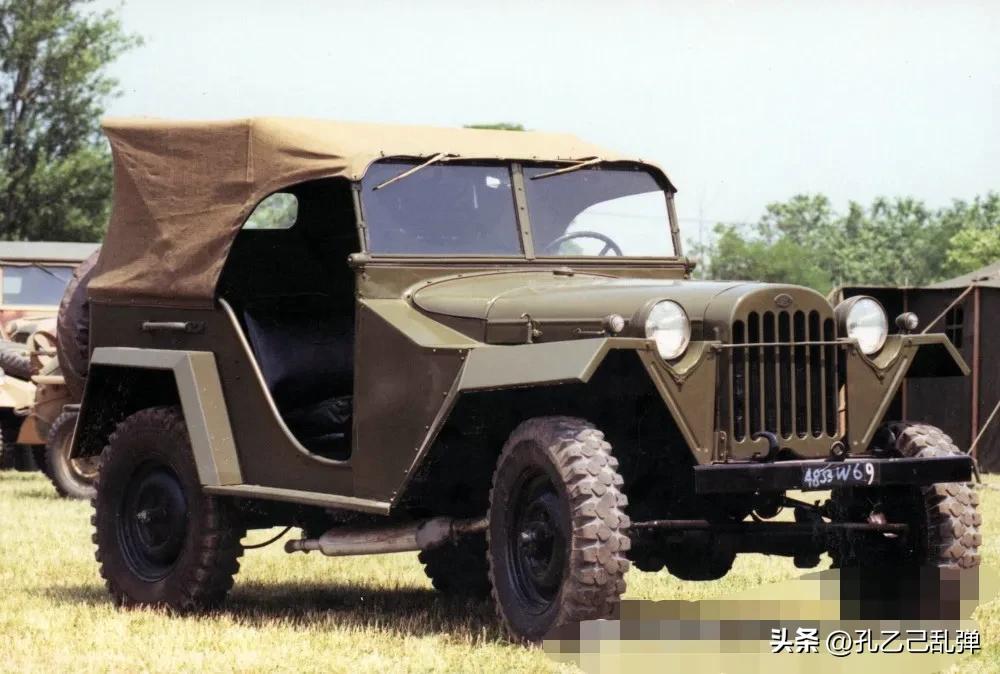 Imported light 4x4 off-road vehicles equipped by the People's ...