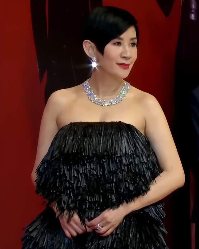 The red carpet show of the 40th Academy Awards is quite satisfactory ...