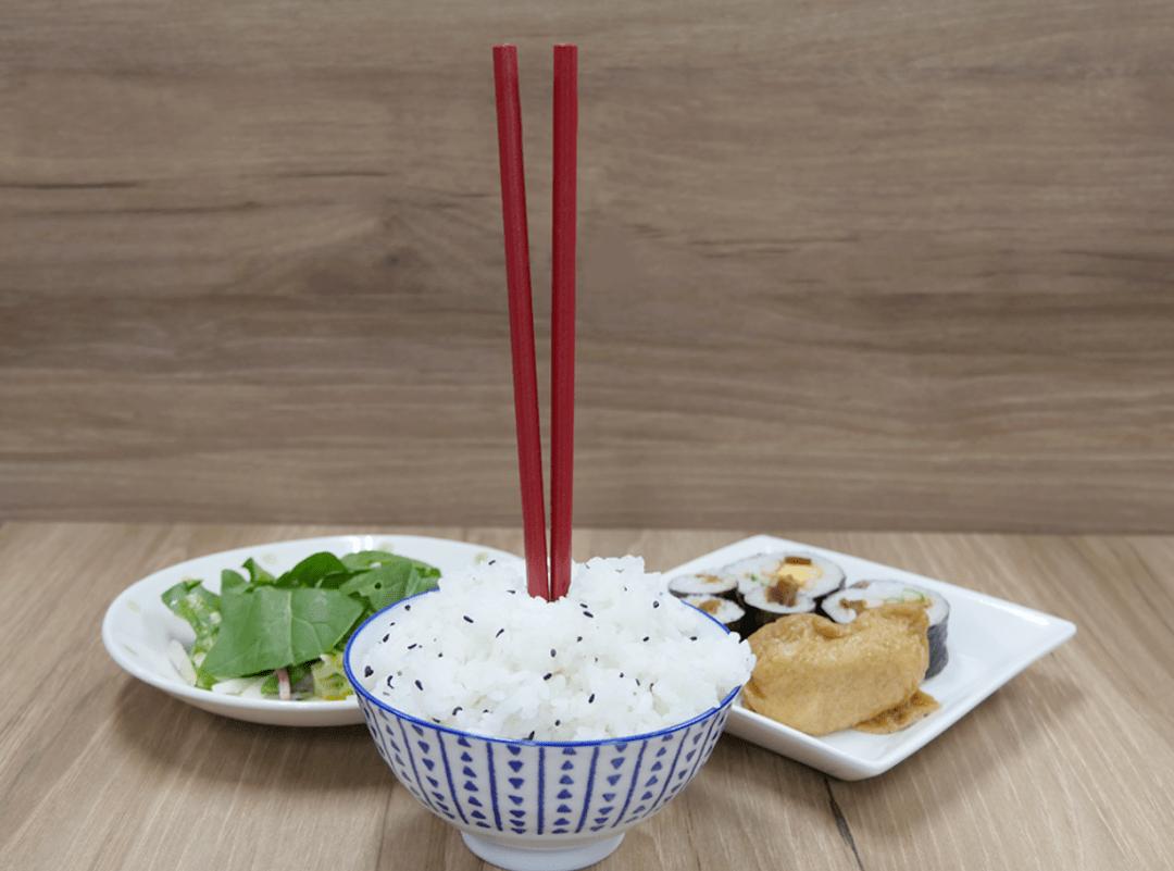 "Three use of chopsticks, auspicious and wishful", which "three use ...