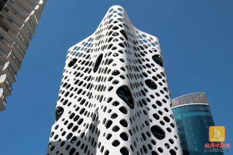 The local tyrant Dubai "strange" and "shocked" the building, the ...