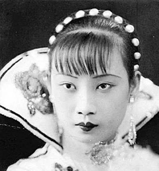 It is said that Dai Li, the leader of the military command, has a ...