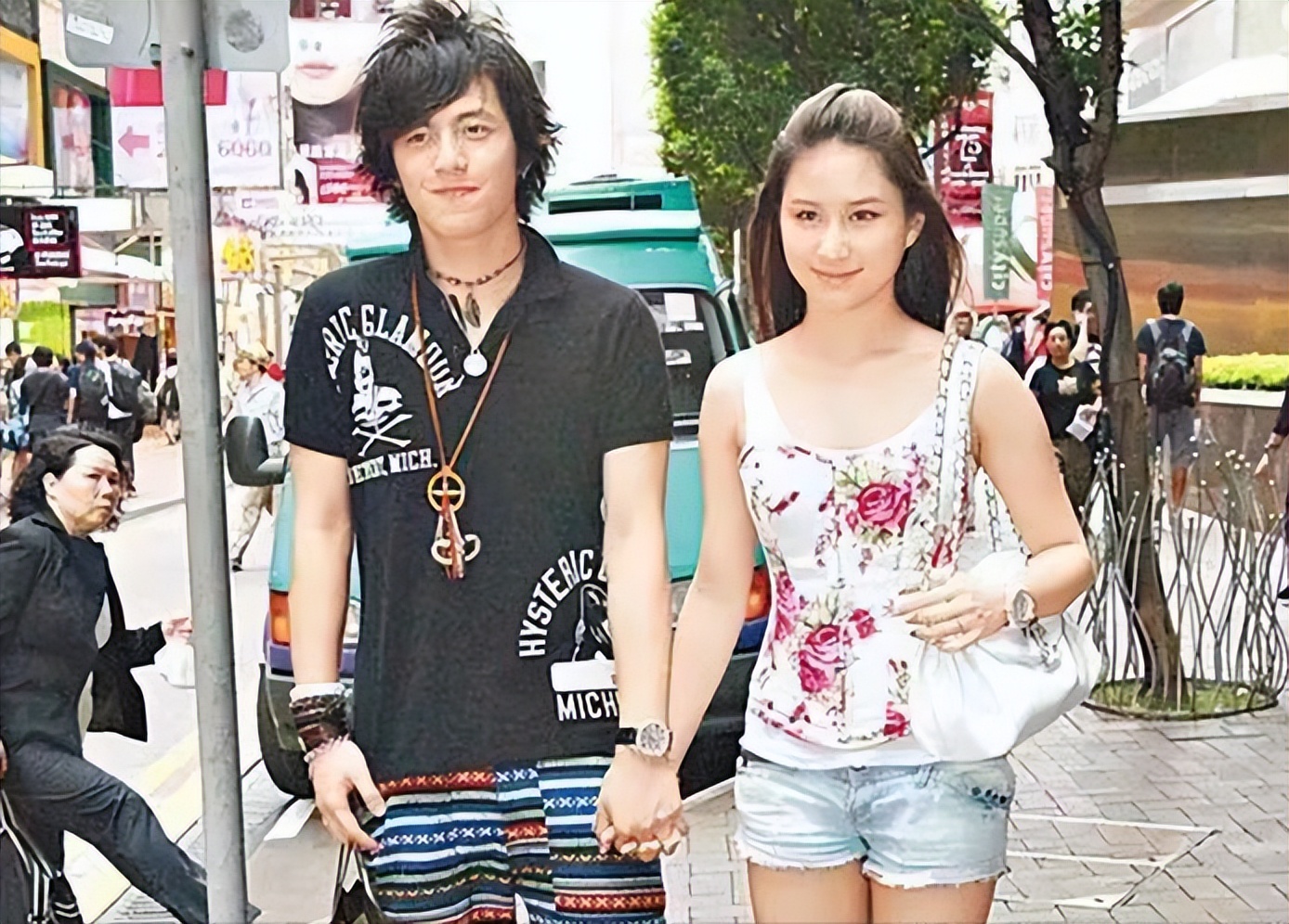 How can Dou Xiao marry into a "rich family", how good is it? A closer ...