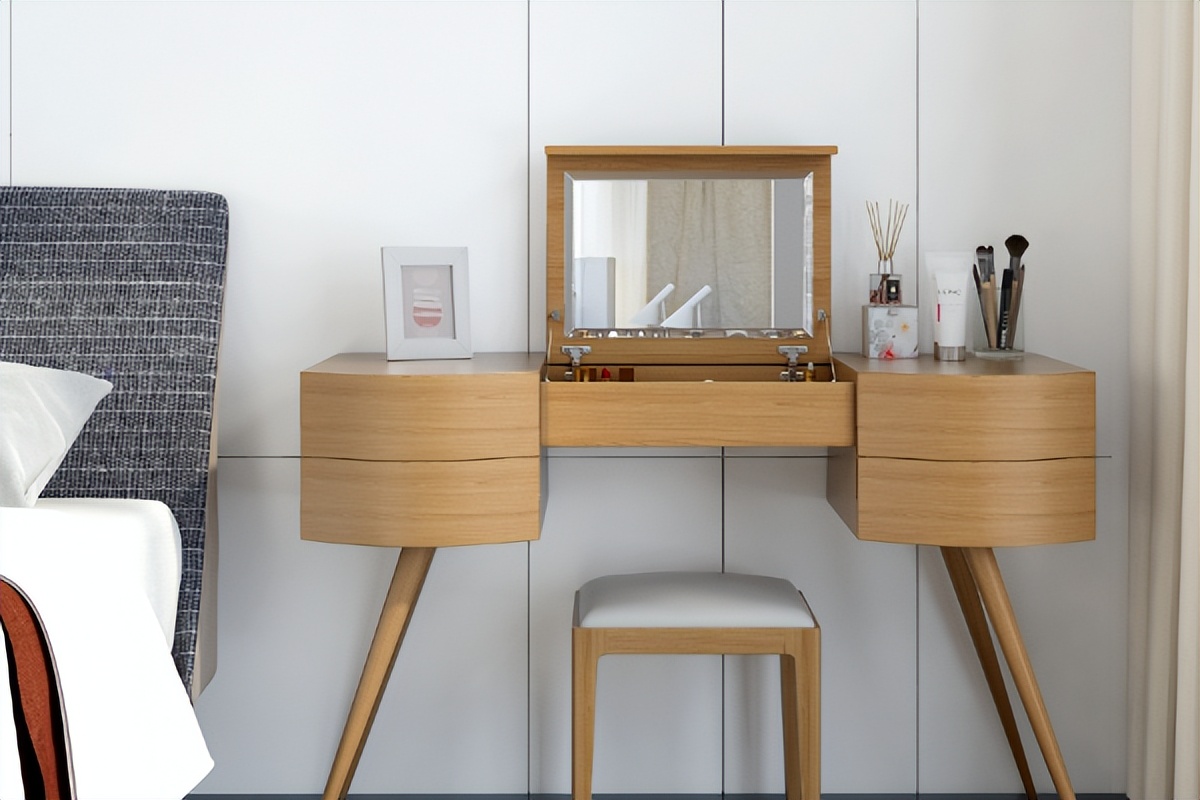 Every woman's dream, a high-end fashion dressing table, display ...
