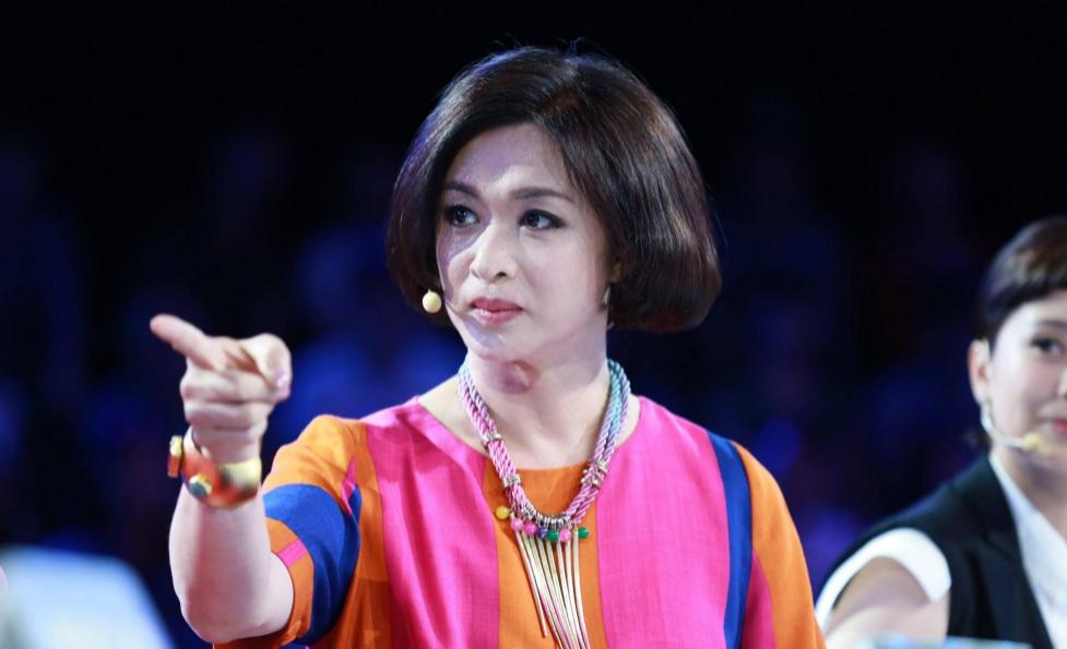 After satirizing Reba covering her chest, Jin Xing sprayed Zhang Ziyi's ...