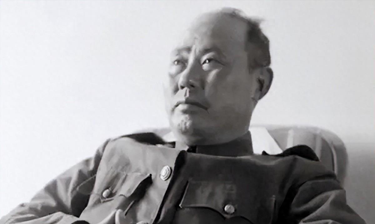 After the National Army General Li Wen rebelled in 1949, he took the ...