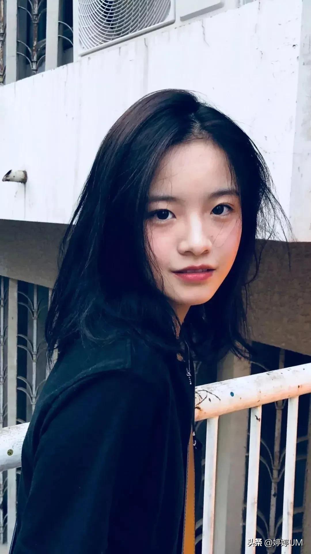 Li Gengxi's wallpaper selection, sweet smile, online acting, excellent ...