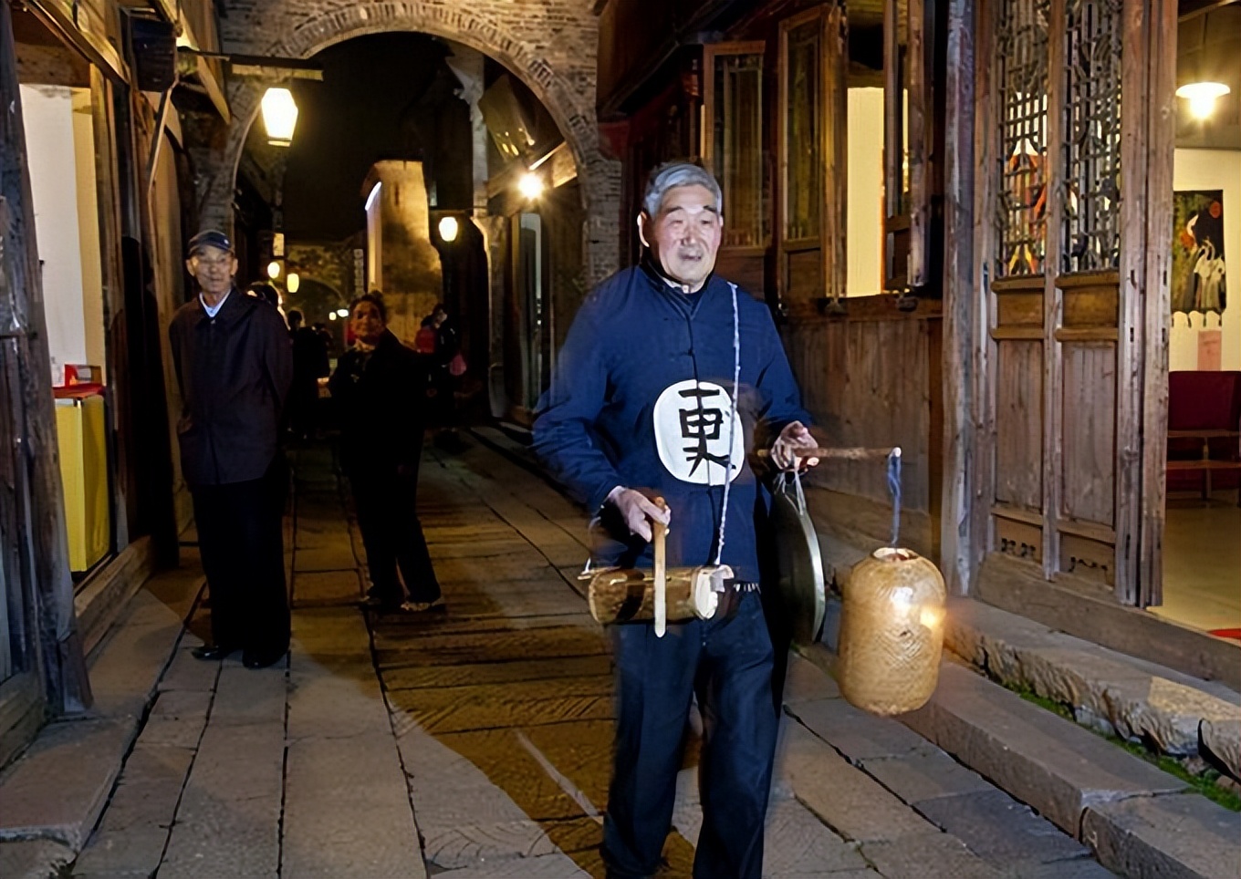 Explore the status of watchmen in ancient society, the evolution of the ...