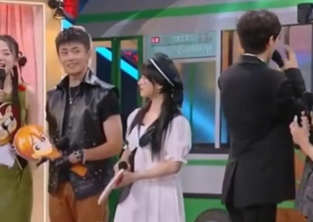 Case solved!Xu Song's girlfriend is Feng Xi, the evidence is conclusive ...