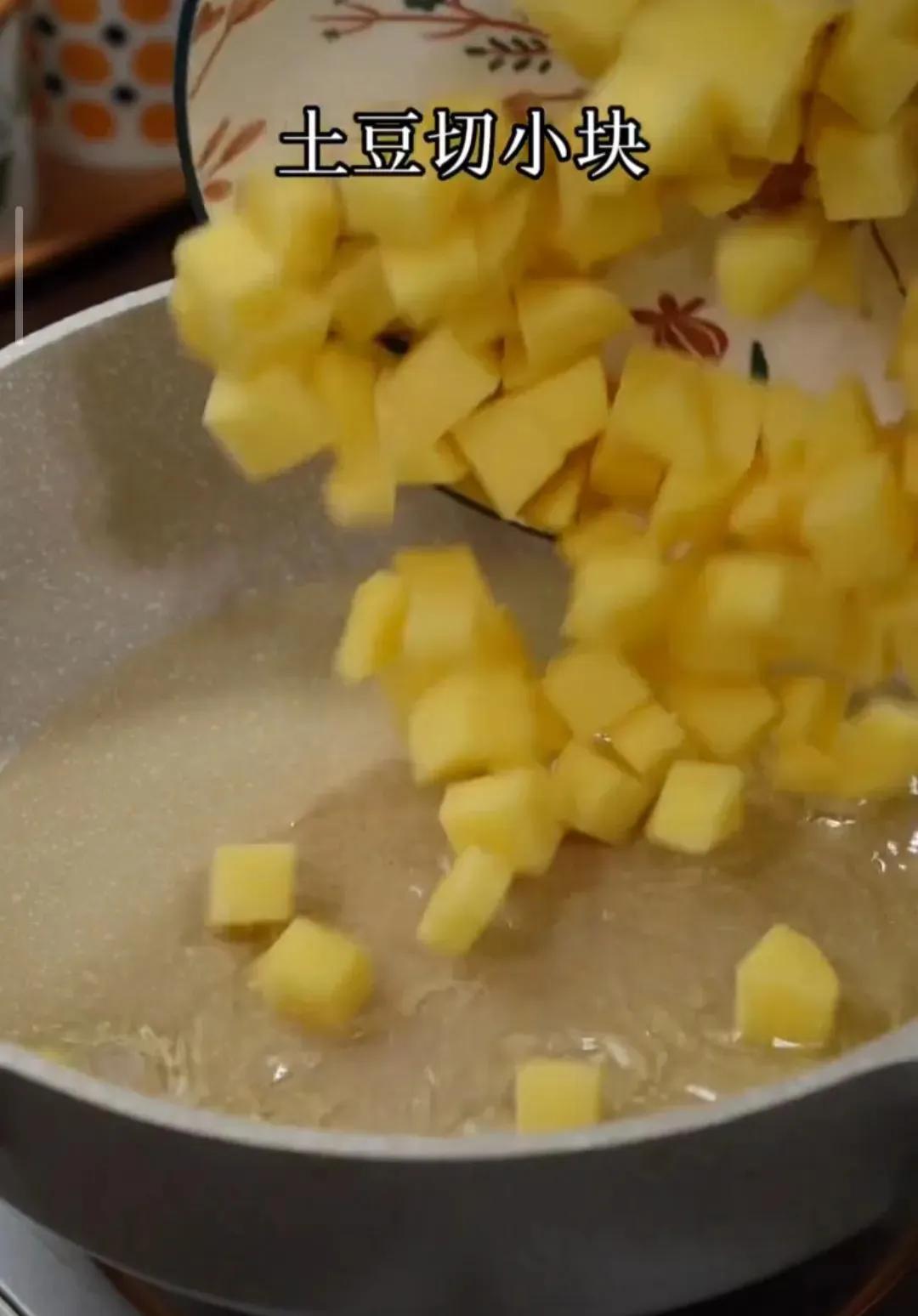 If you have potatoes at home, you must try this potato risotto, which ...