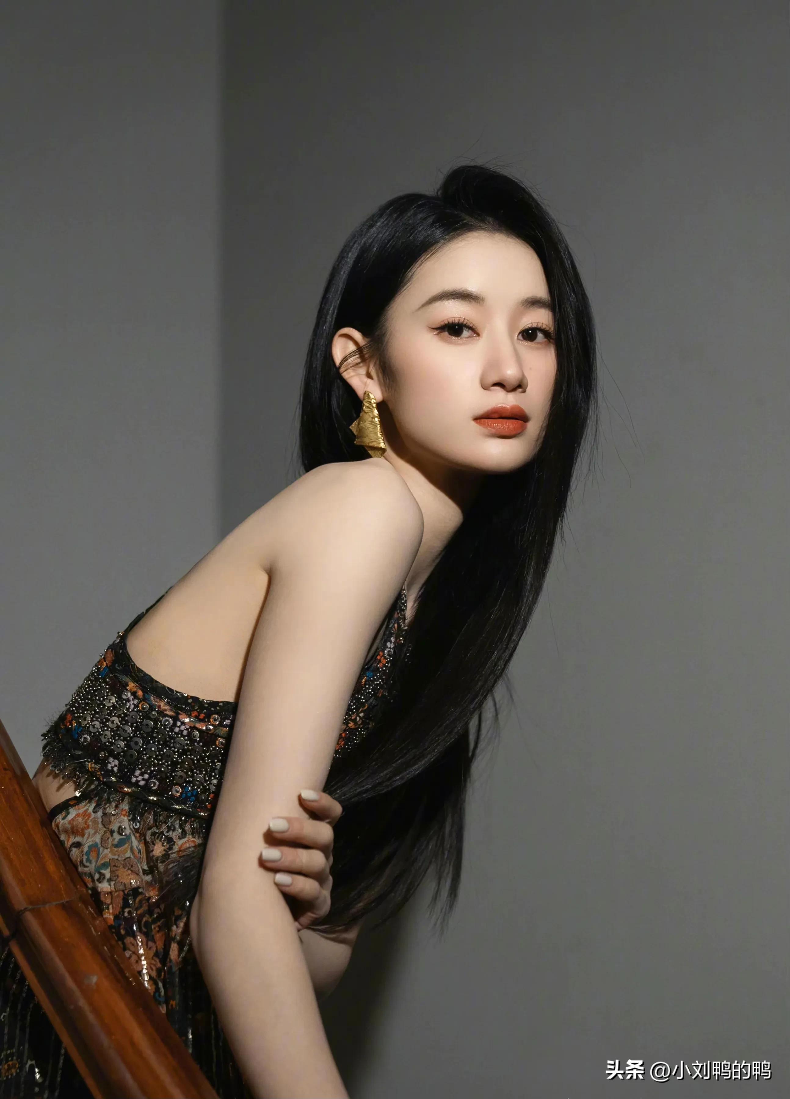 Love this beautiful shape! #Guo Xiaoting# - iNEWS