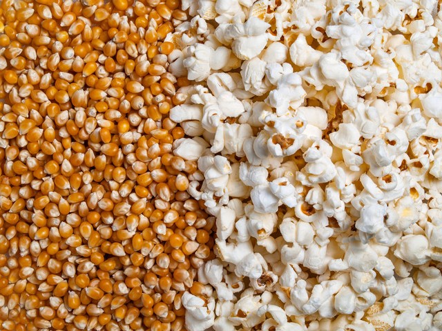It is necessary to let the corn kernels be heated evenly, which is the ...