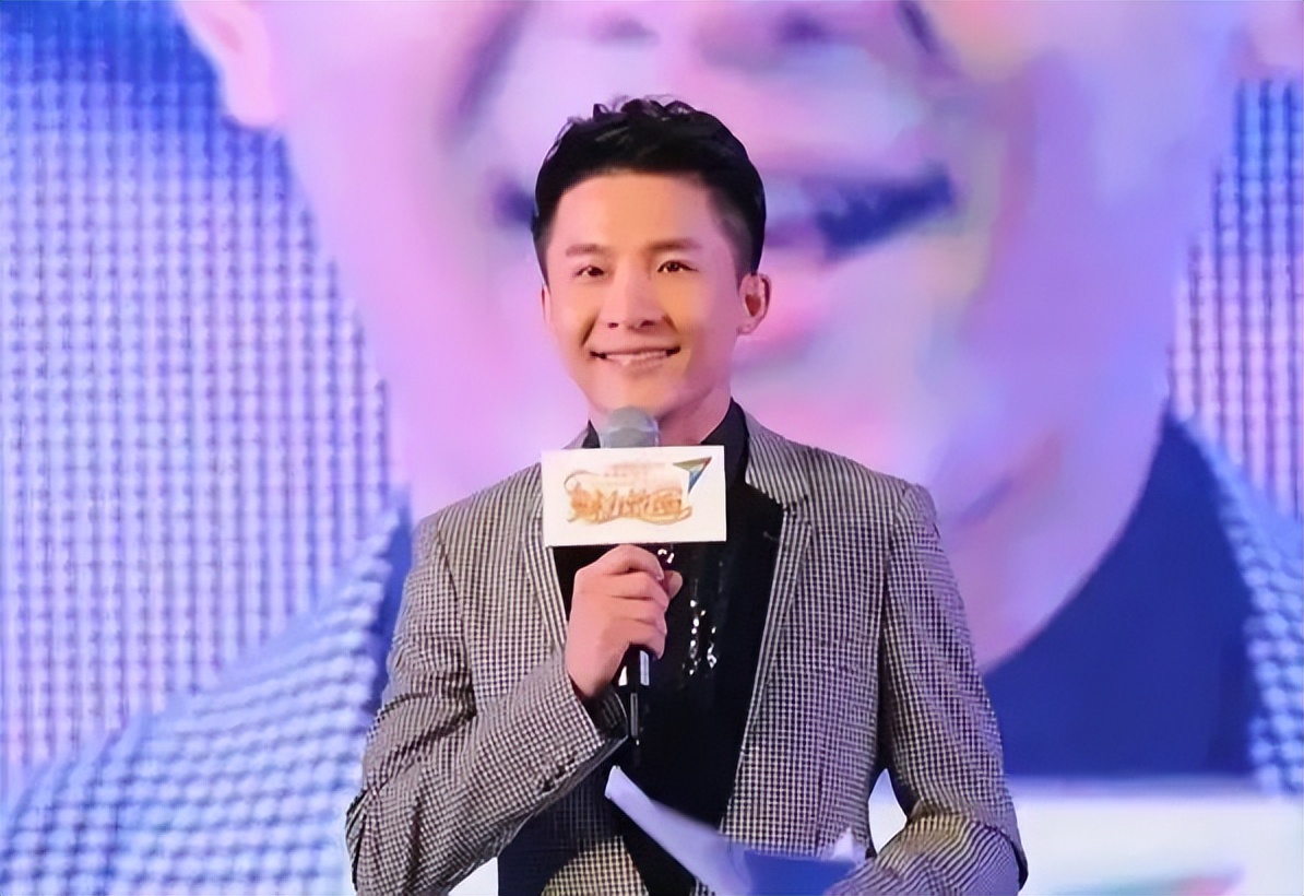 He was once the "most handsome host" of CCTV and he was only 32 years ...