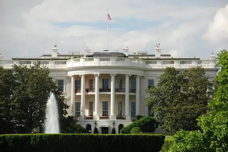 White House and Pentagon - iMedia