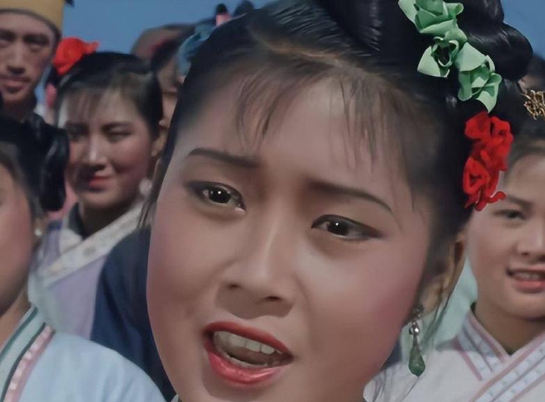 Huang Wanqiu became famous for playing the role of "Sanjie Liu". Huang ...