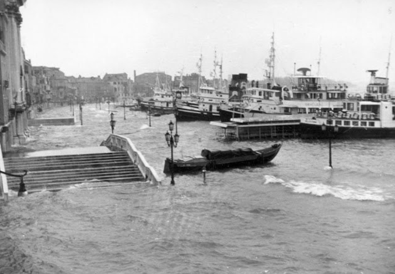 20 precious old photos, which one have you seen? - iMedia