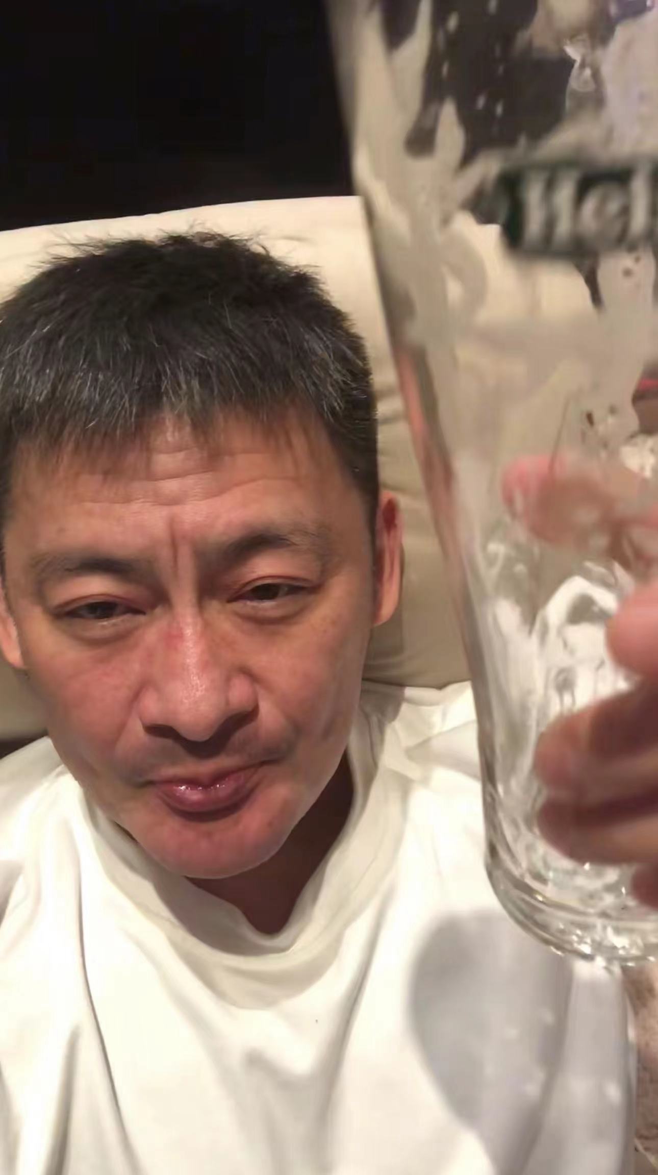 Wine Mengzi? Nearly 60-year-old Jinggangshan, drinking a big cup and ...