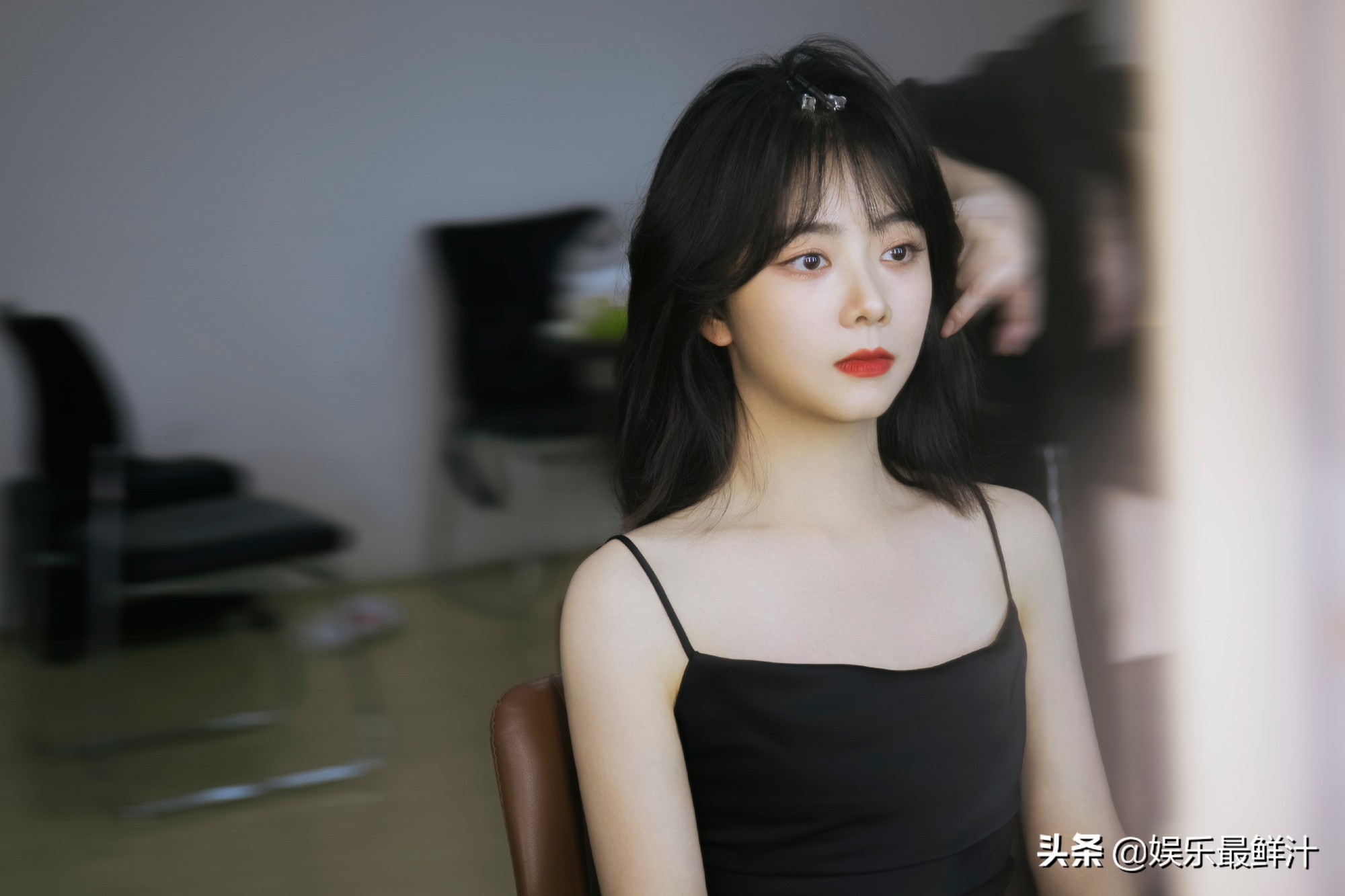 Tan Songyun, a petite and beautiful girl!How did she come along? - iNEWS