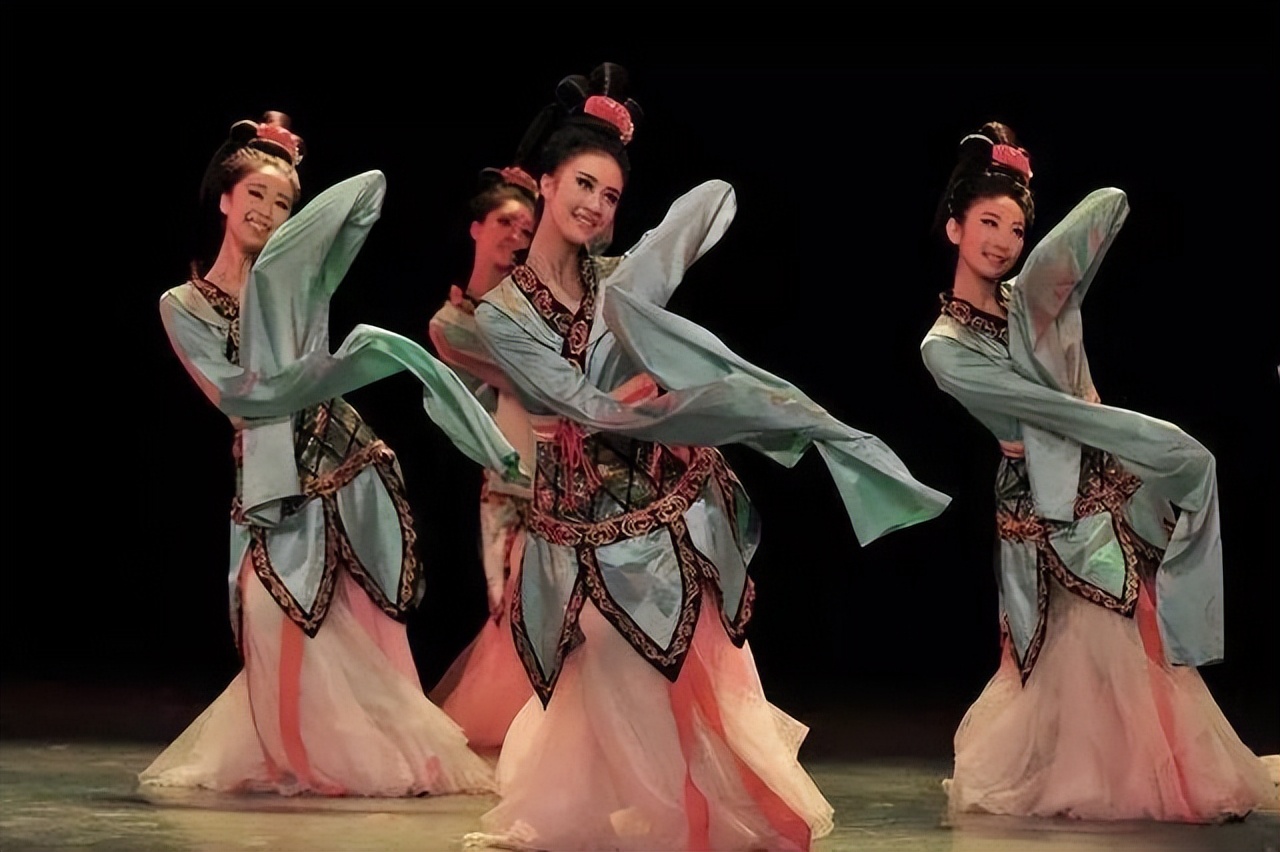 Dance your heart out! How to skillfully express and grasp the emotions ...