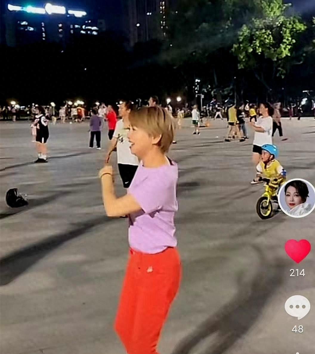 Dancing with passion, Liu Yucui reappeared and shocked the square at ...