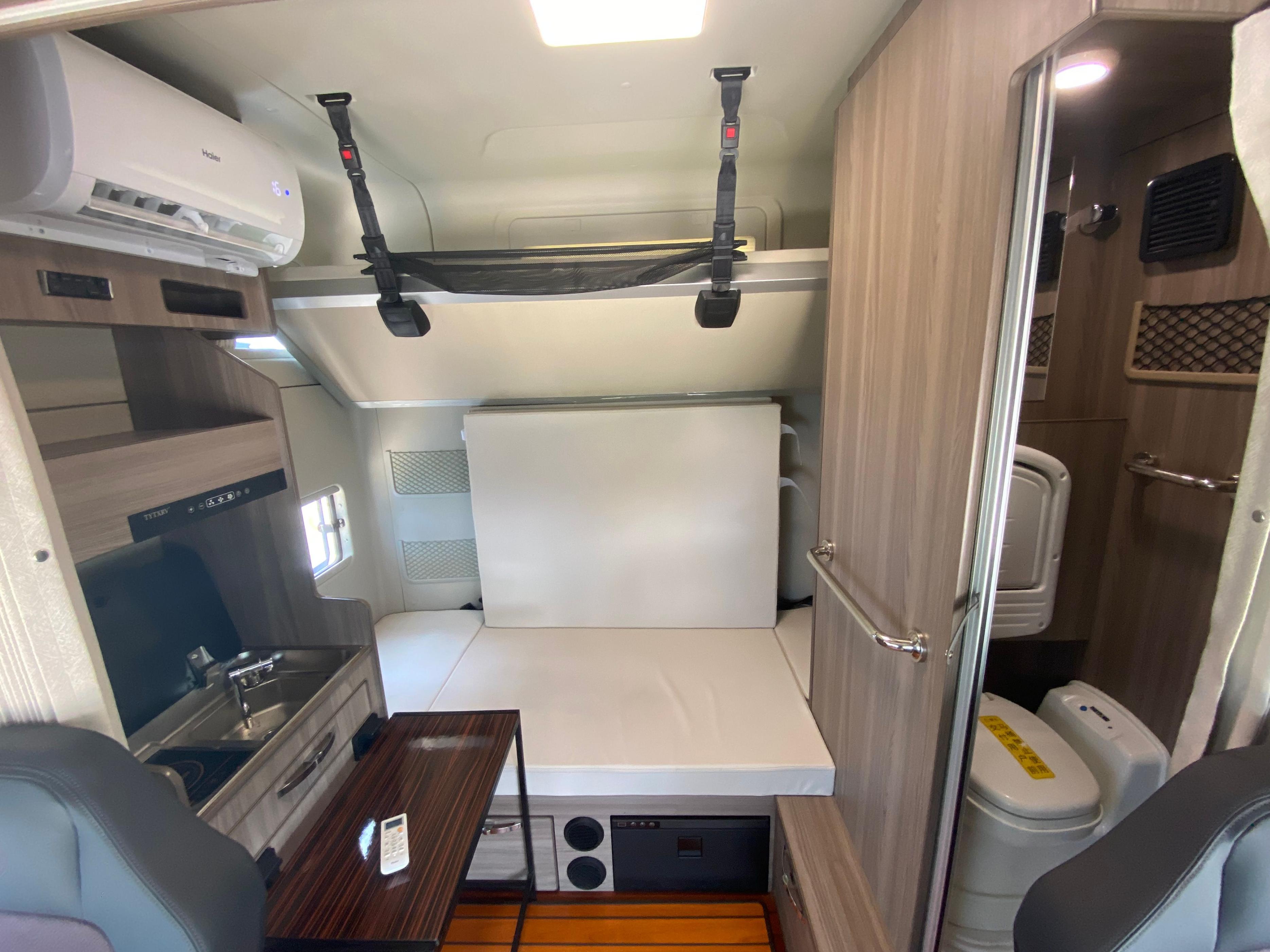 Independent bathroom + kitchenette + double bed Jiefang Yingtu living cabins are all available ...