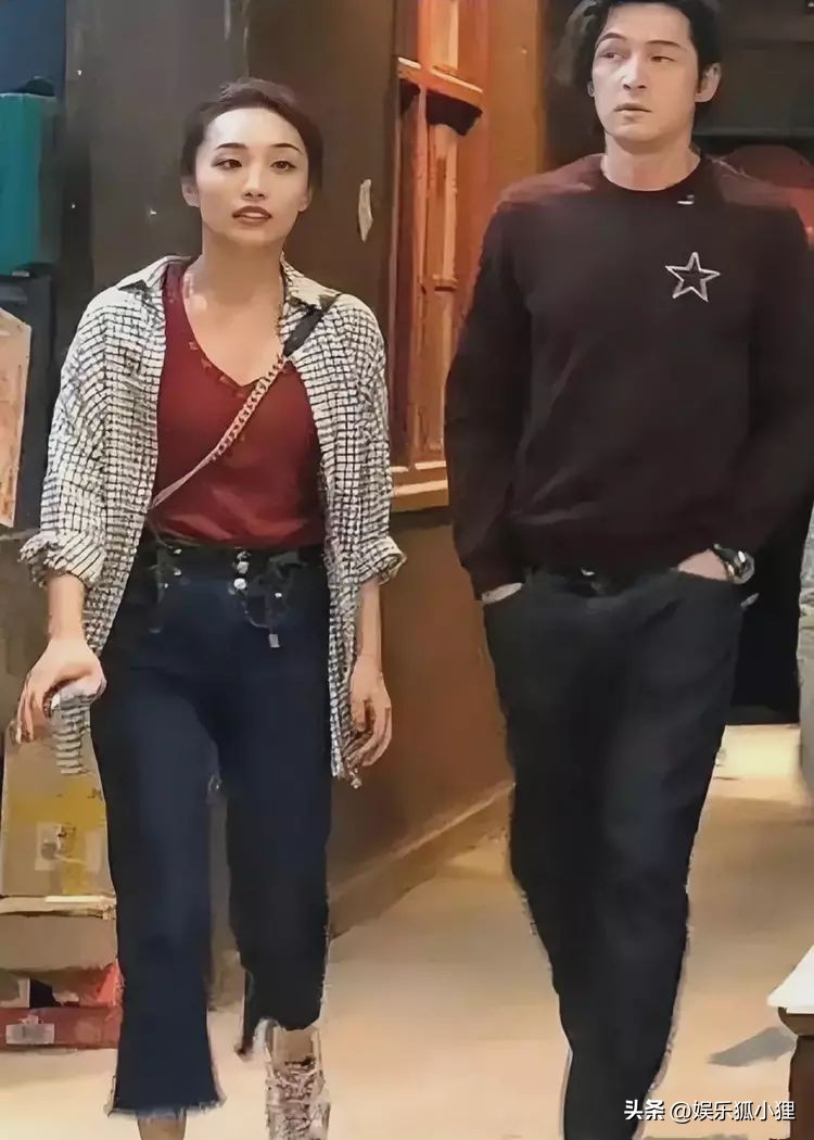 Explosive photos of Hu Ge and his wife Huang Xining traveling, the end ...