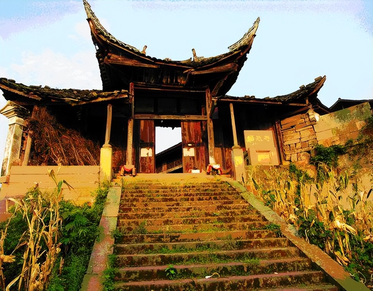 It is a pity that this 400-year-old ancient temple in the mountains of ...