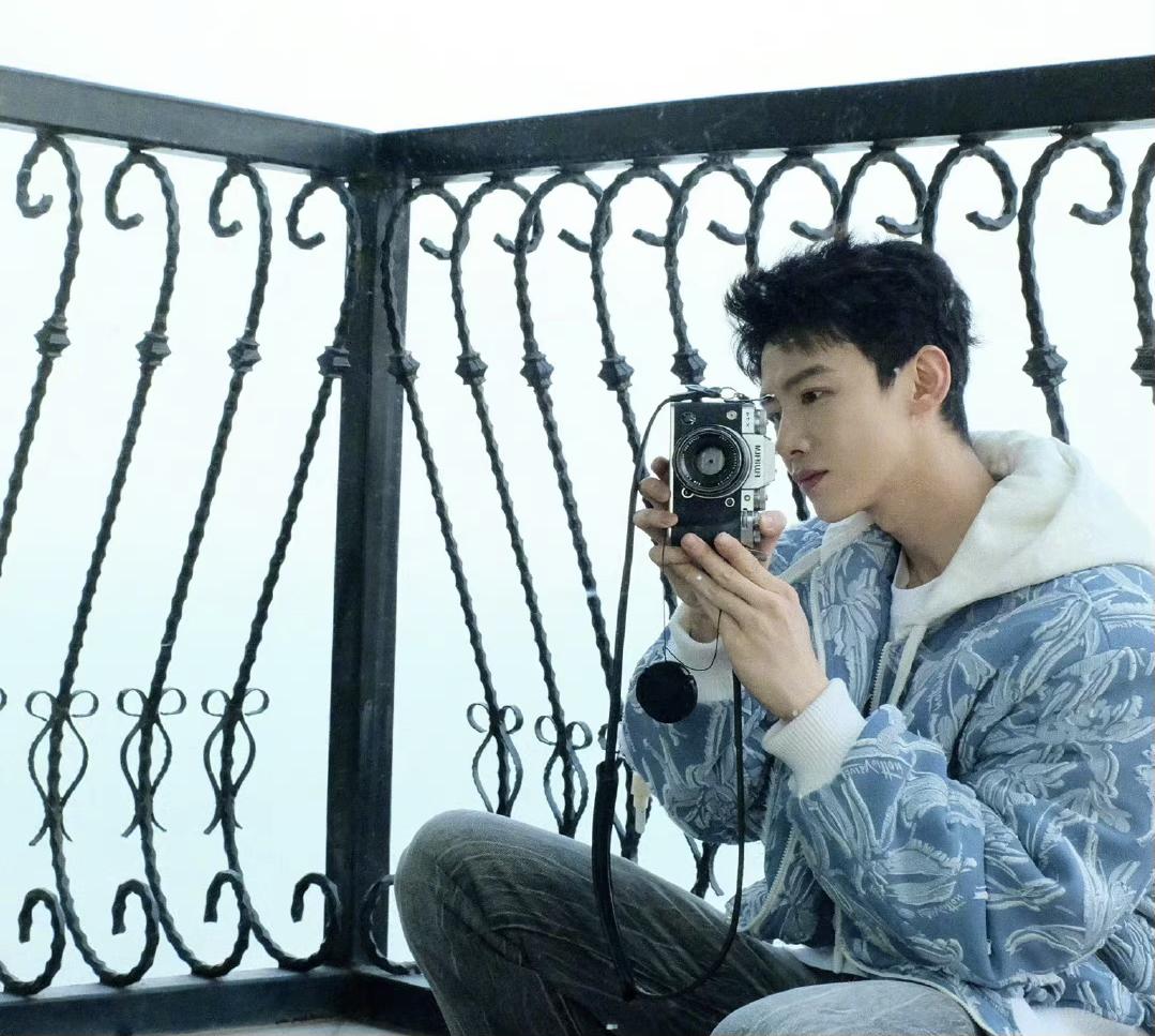 Bai Jingting Song Yi, Zhou Junwei, Li Zifeng, Wang Xiaofei, Zeng Li ...