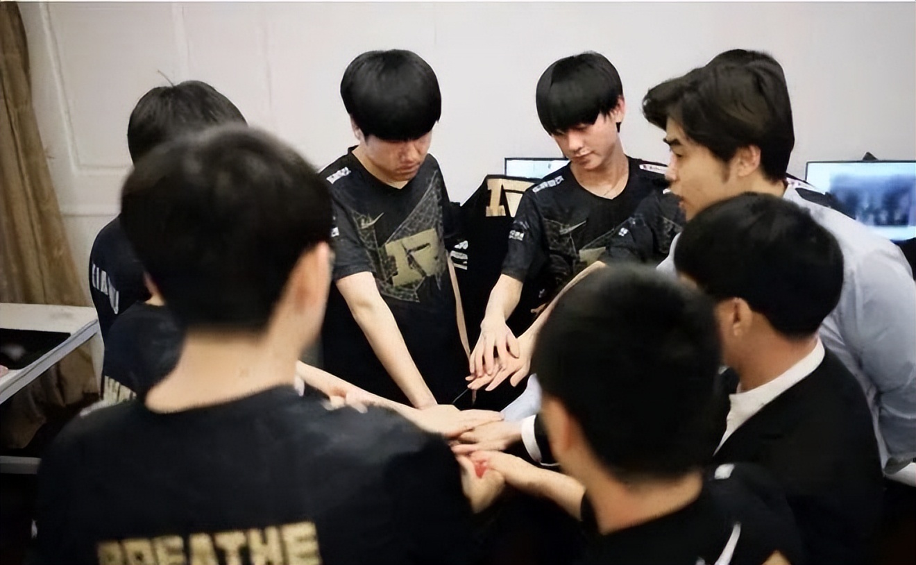 The strength of RNG is underestimated?MAD top laner bluntly said that RNG is stronger than DRX ...