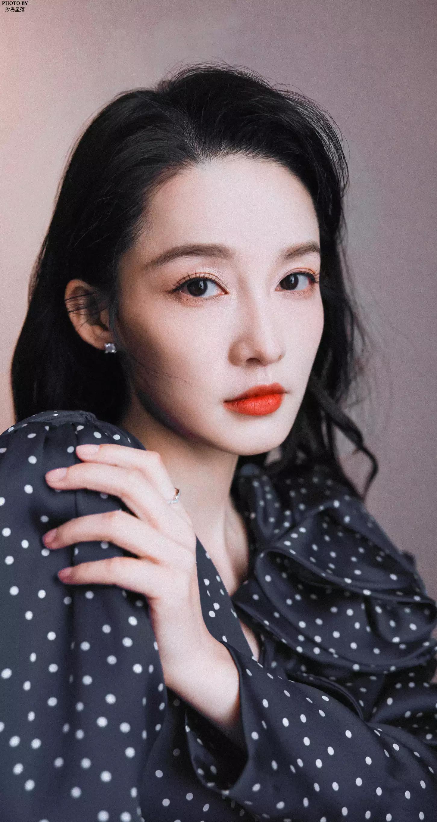 Celebrity photo - Li Qin - iNEWS