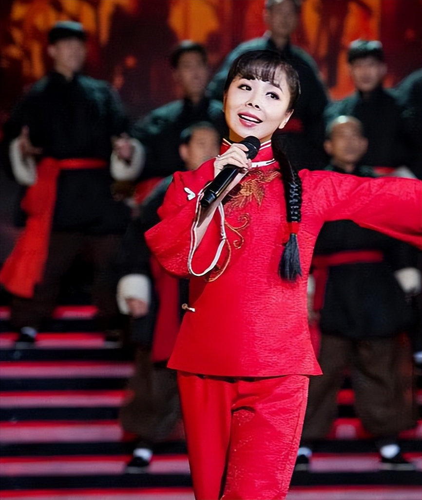 When grassroots singer Wang Erni became popular, she was willing to ...