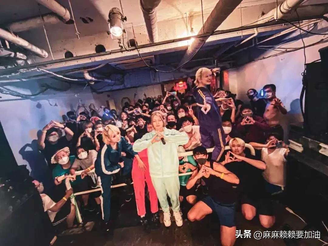 In order to be famous, Japanese underground idols have no limit to show ...