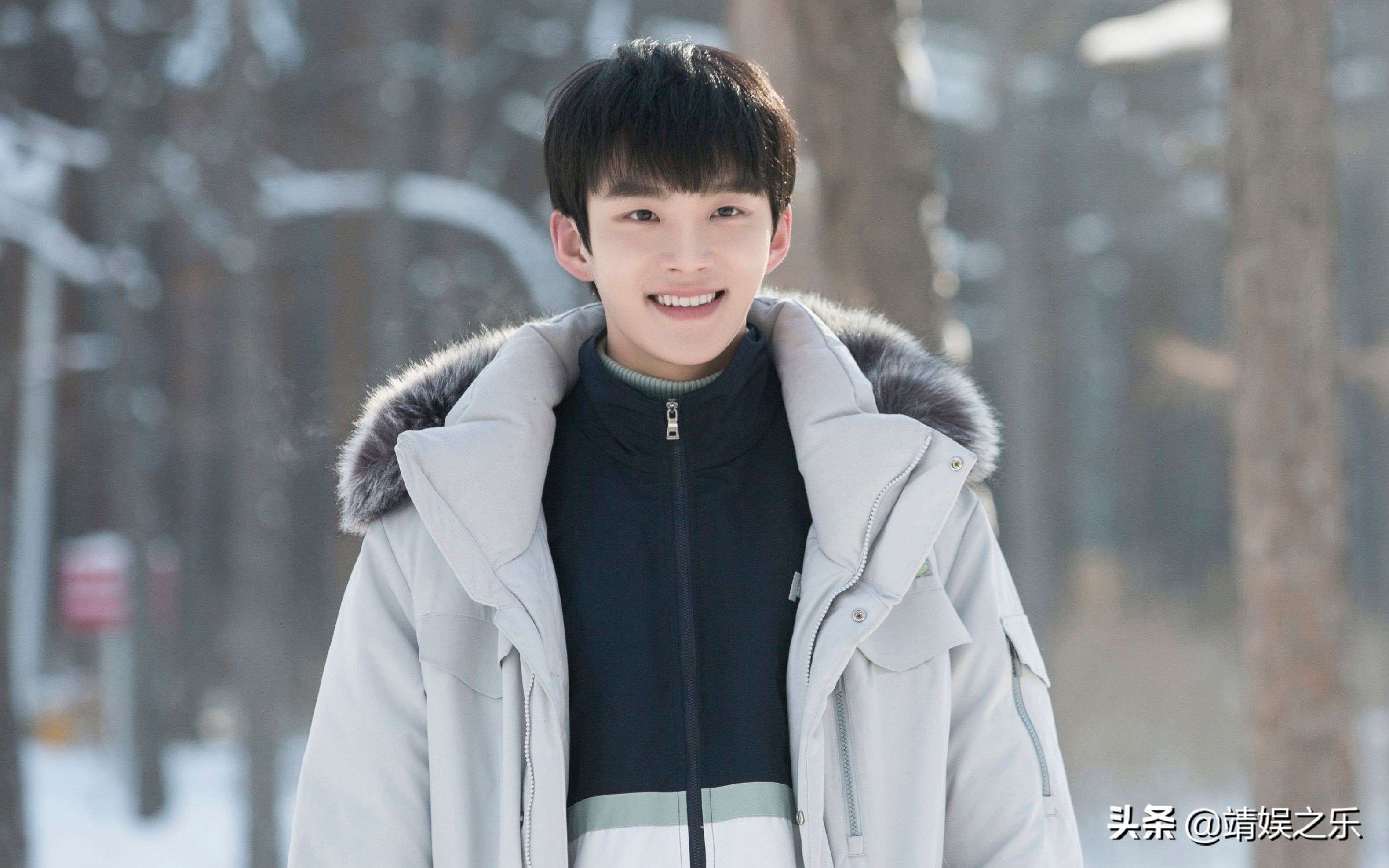 The 25-year-old actor's romance is suspected to be exposed!Holding hands with beautiful women is ...